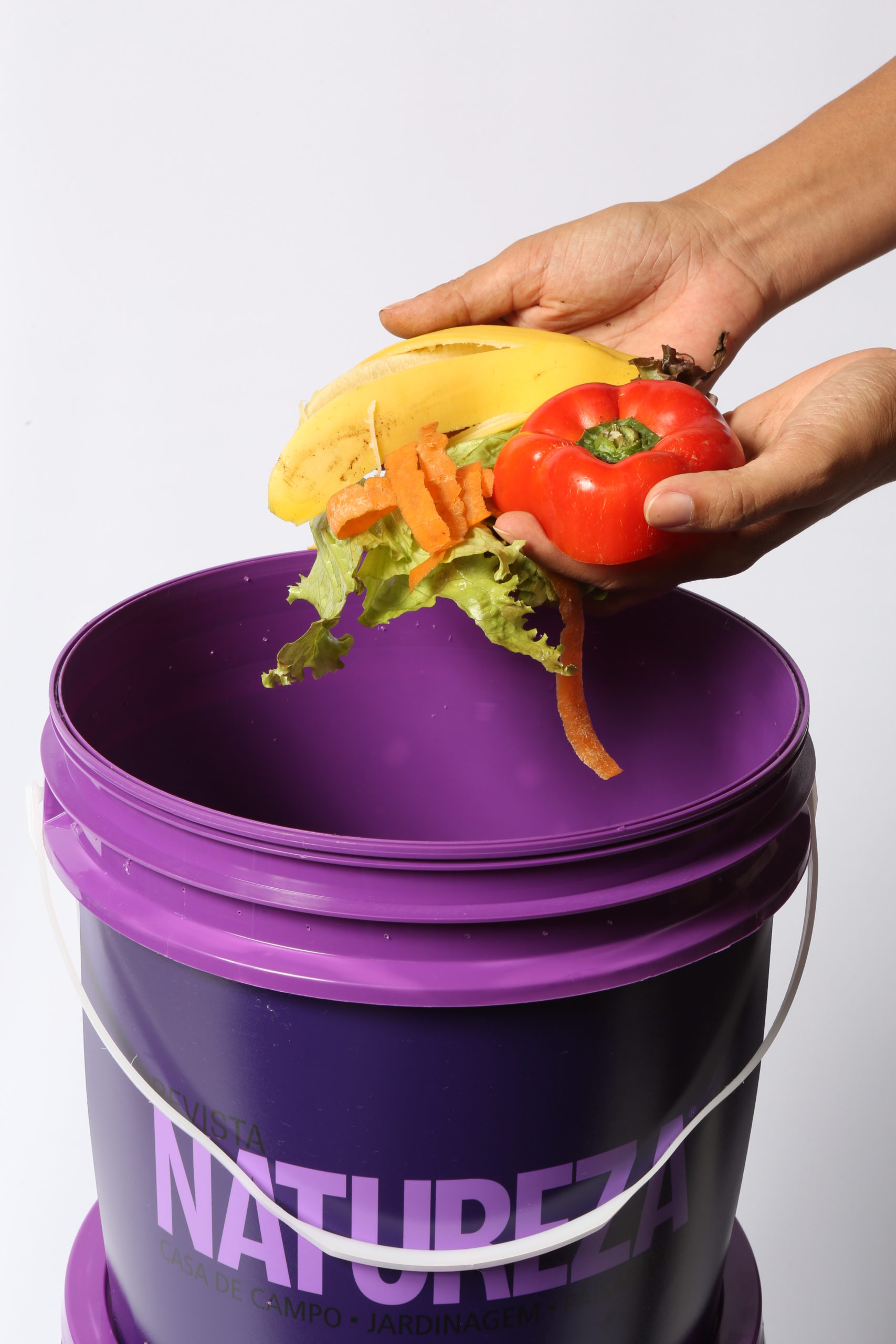 Composteira doméstica - Revista Natureza